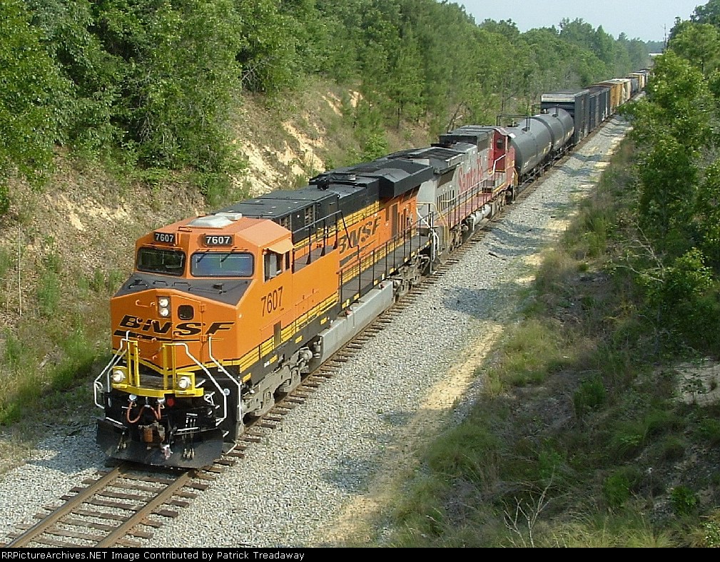 BNSF 7607